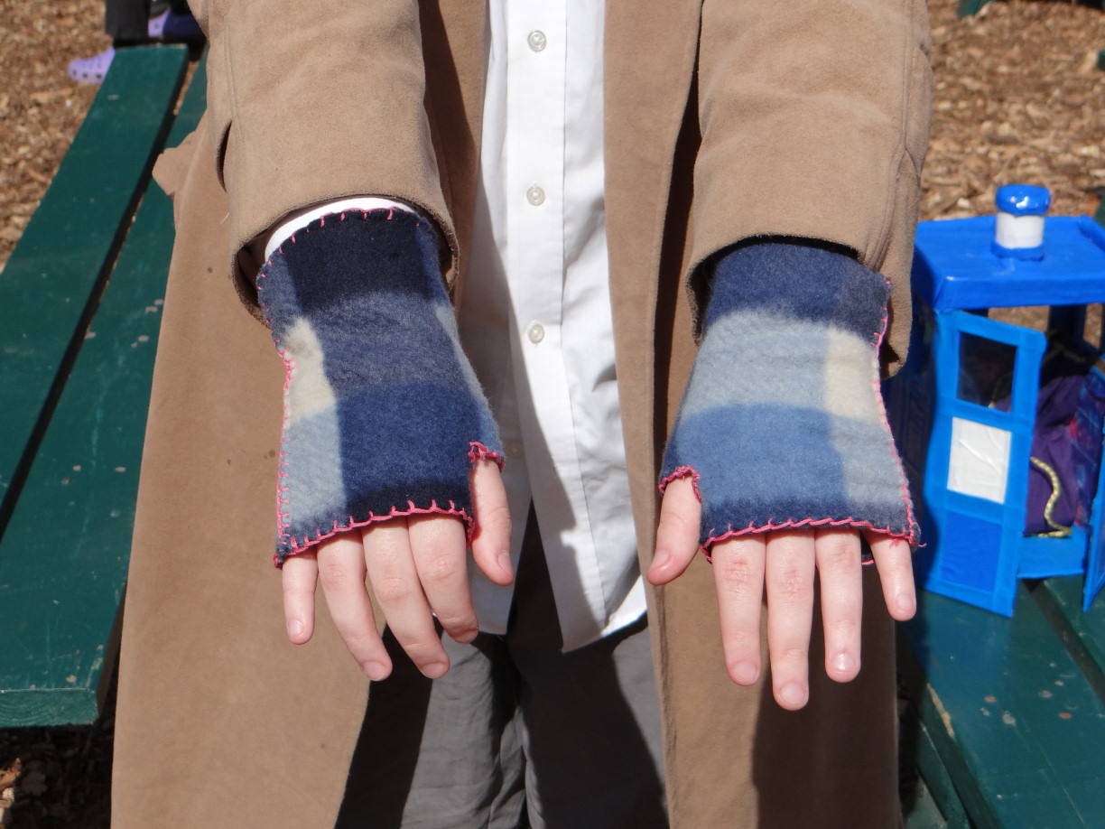 Don't Eat the Paste: Super easy hand sewn fleece fingerless mitts tutorial