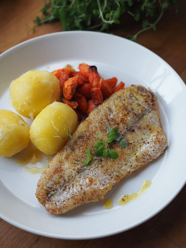 Kuhaa pannulla pikana ja ohje kirkastettuun voihin - Piparkakkutalon Akka