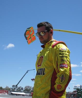 The Hot Pass: Meet the 2012 #22 Crew - The Shell-Raisers!