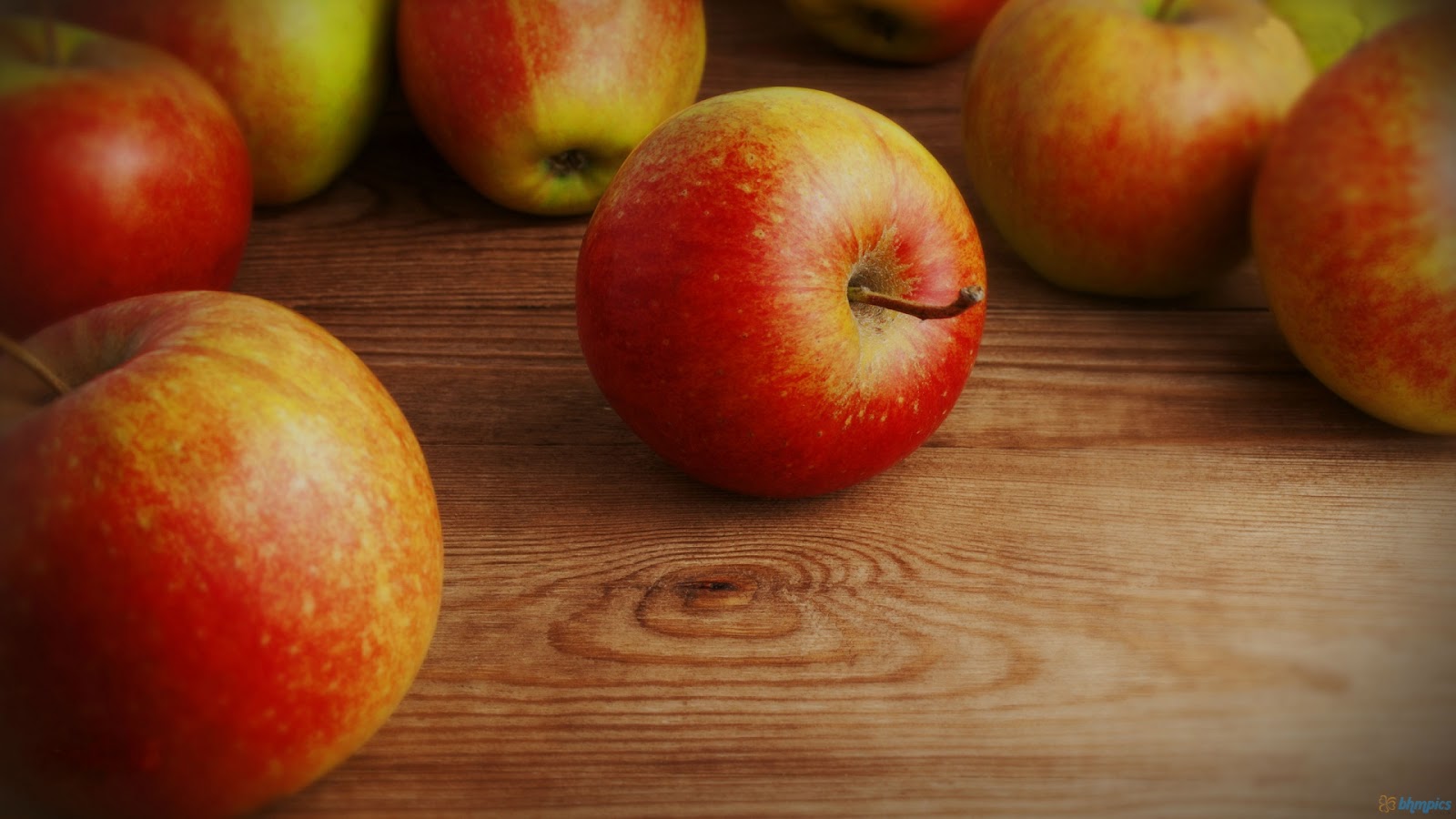 Free Best Pictures: Apple On Table Wallpapers - 1920x1080 HD