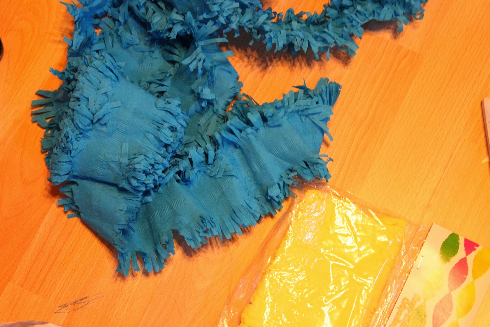 Hook-Paper-Scissors: Pull String Piñata - DIY