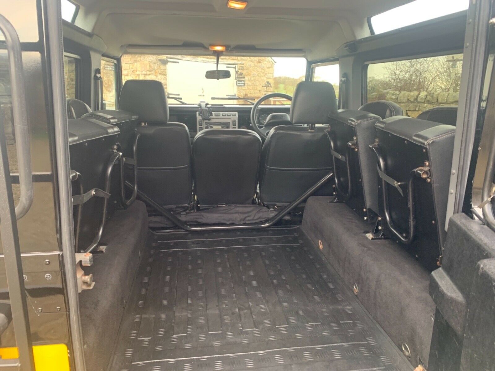 Landrover Defender: STUNNING DEFENDER 90 TD5 XS BLACK EDITION - 7 SEATS