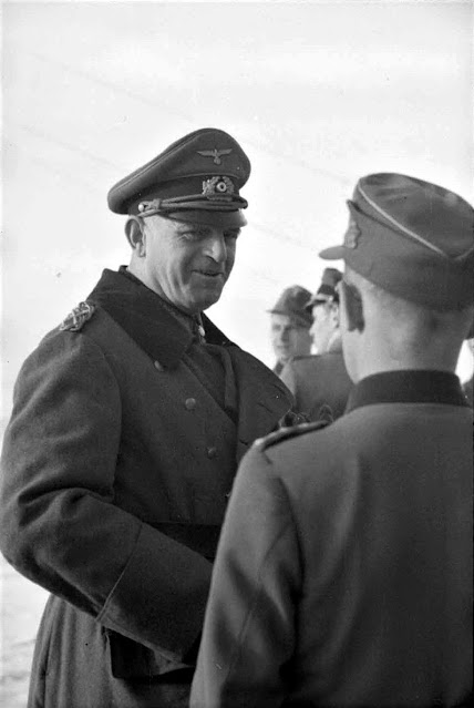 Ritterkreuzträger: Generalfeldmarschall Ernst Busch Wearing Generalmantel