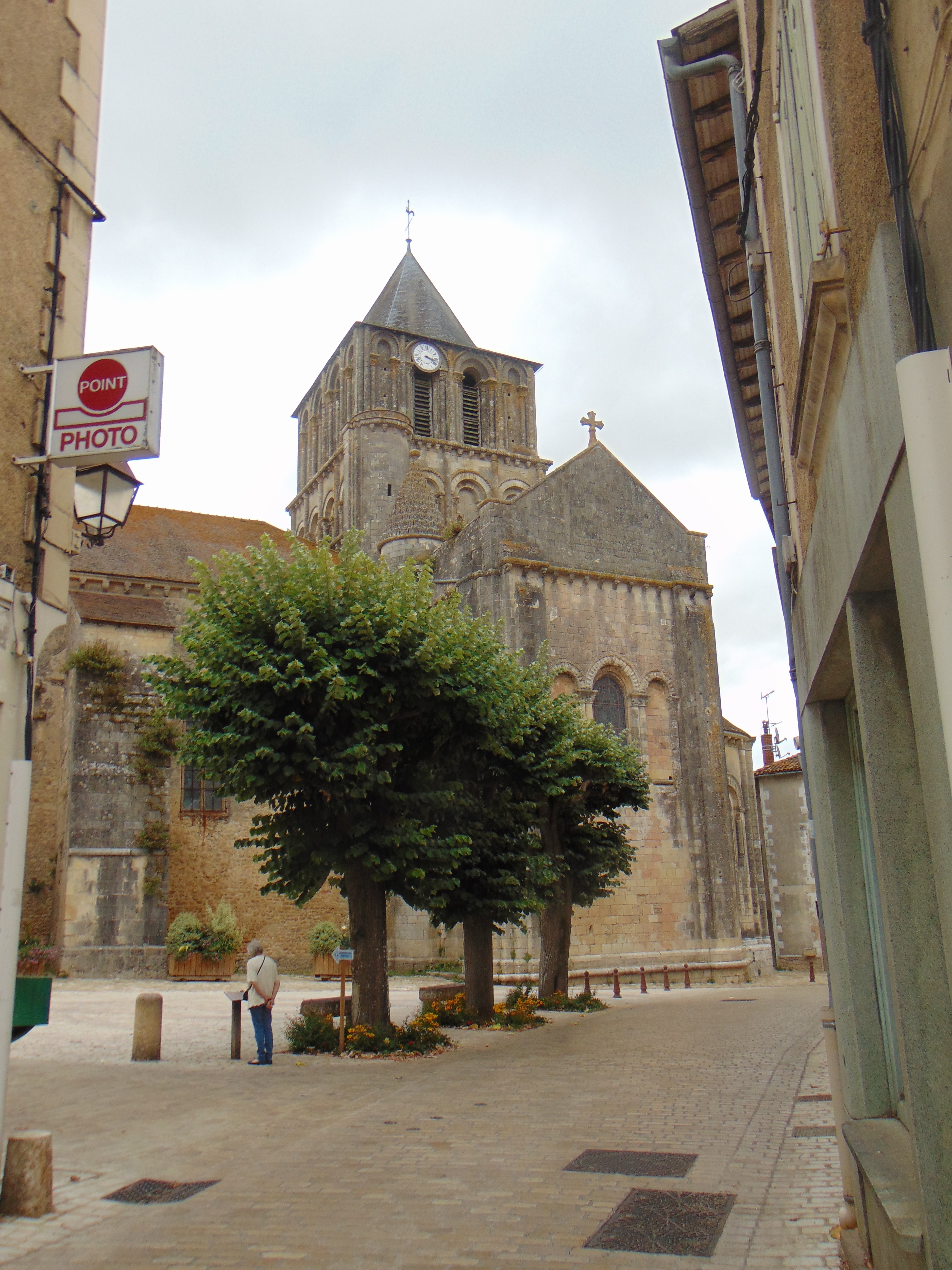 Aventurières en vadrouille: Lusignan (86) et sa cité historique