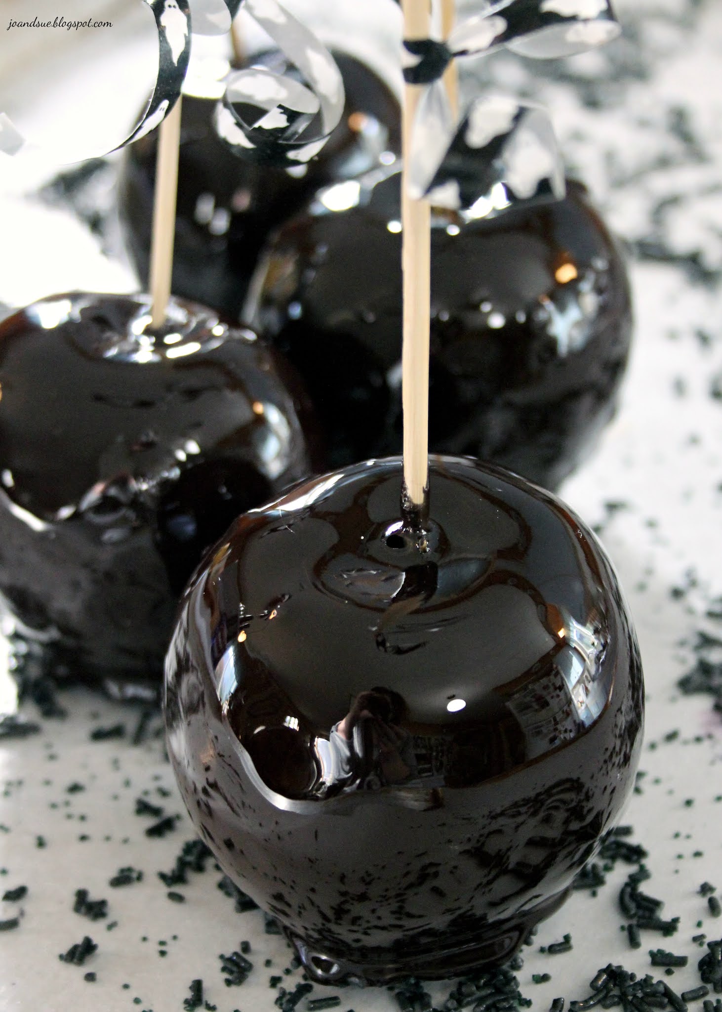 Jo and Sue: Candy Apples