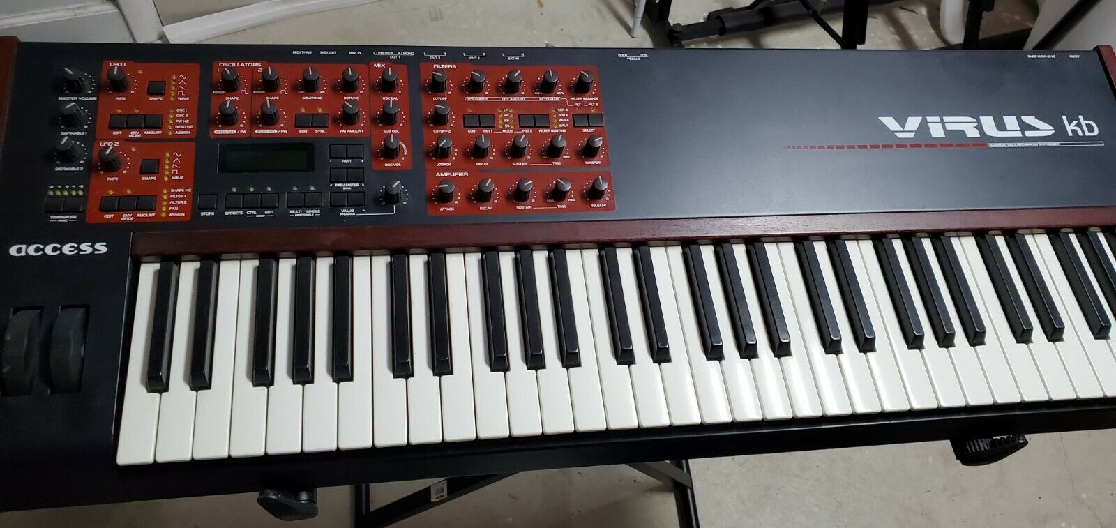 MATRIXSYNTH: Access Virus KB Keyboard Synthesizer Updated with OS4.9 índigo