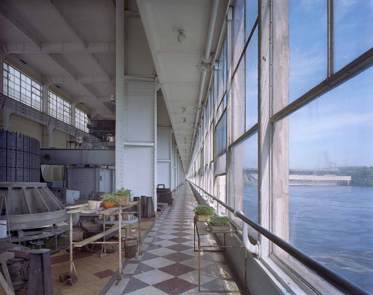 The temples of consumption: Richard Pare - Russian Constructivism ...