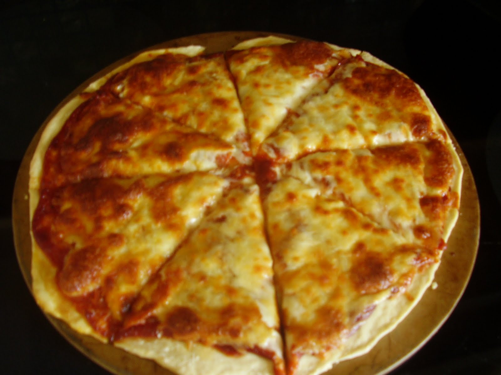 Kristi's Dishes: Homemade Thin Crust Pizza