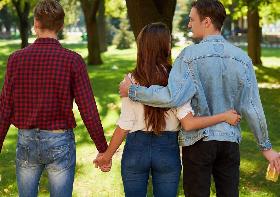 What Women Always Do in Threesome Dating? | feeld dating app is ...