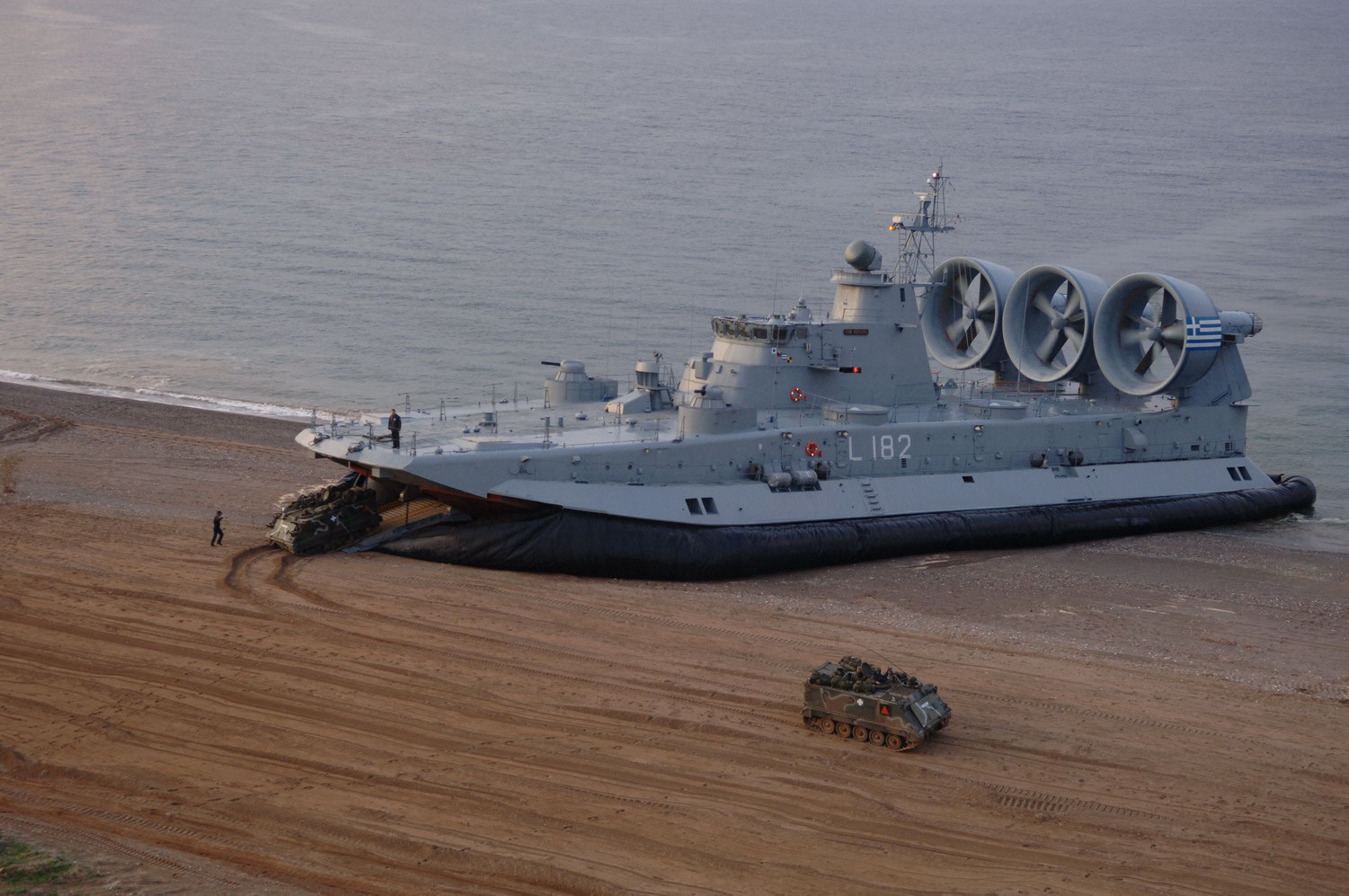 Experts dismiss PLA Navy's landing craft from Ukraine as giant toys