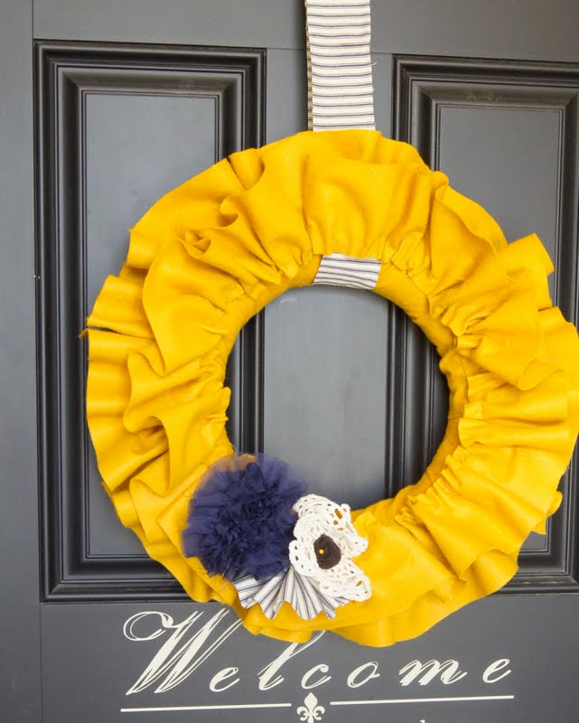 K.I.S.S. {Keep It Simple, Sister}: Fabulous Fall Felt Ruffle Wreath ...