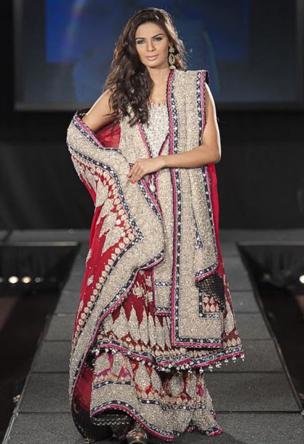 Arab Models Wear Beautiful Dresses | Ladies Mails