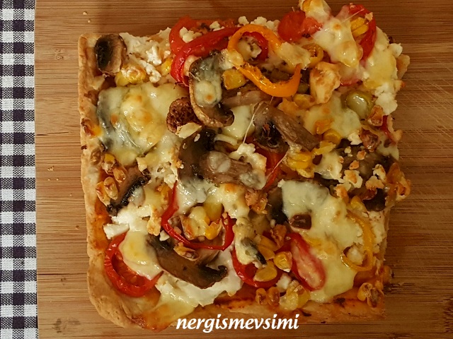 nergismevsimi: TEPSİ PİZZASI