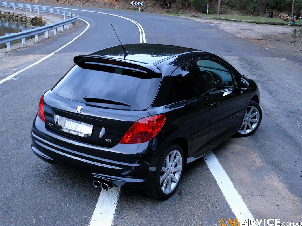 2013 Peugeot 207 GTi Review