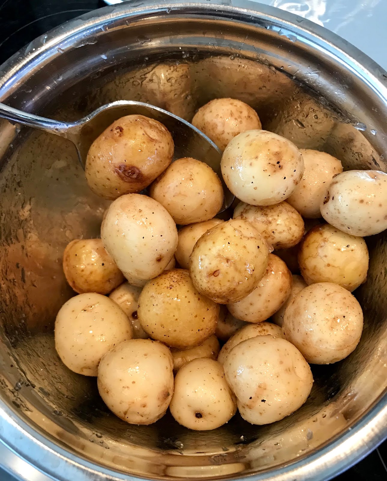 Once upon a cook: Roasted Mini Potato with Cilantro Lime Sauce | 青檸汁焗薯