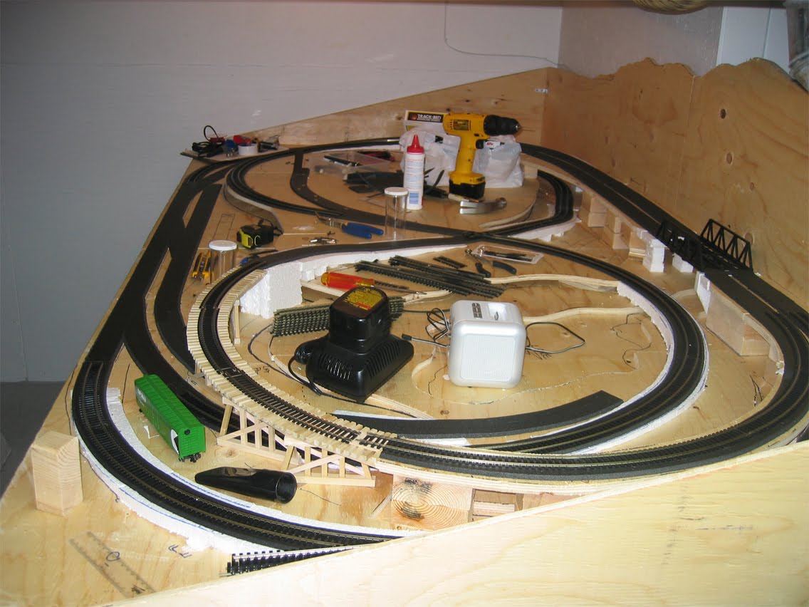 Laying Treckbed Complete - TY'S MODEL RAILROAD