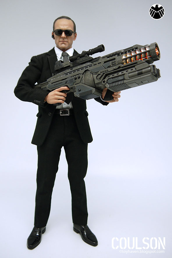 toyhaven: Looking Good: Hot Toys The Avengers 12-inch Agent Phil ...