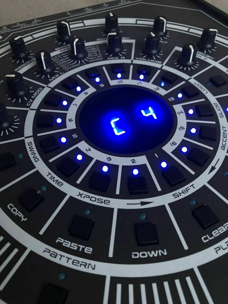 MATRIXSYNTH: FUTURE RETRO Revolution R2 TB-303 Monophonic Analog ...