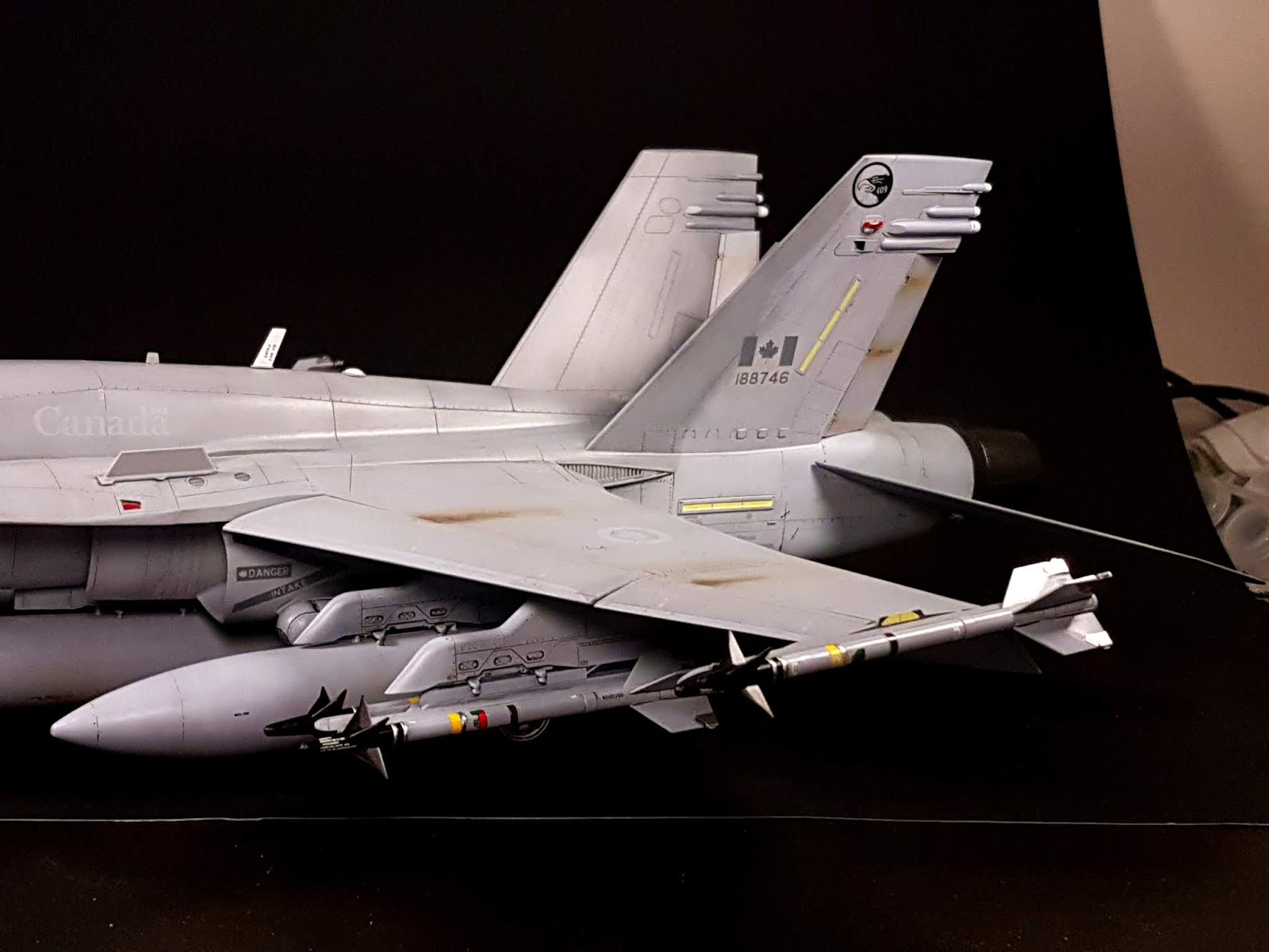 Scale Model Hobby: McDonnell Douglas CF-18A Hornet (RCAF CF-188) 1/32 scale