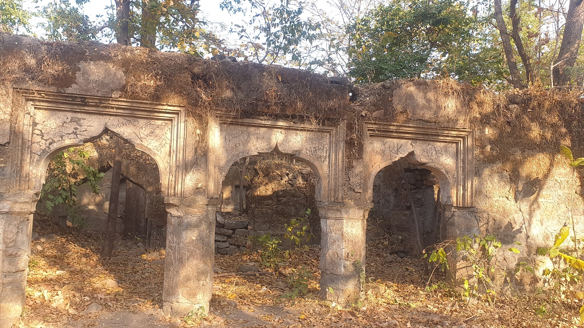 Chauragarh Fort (Chougan Ka Kila) (चौरागढ़ फोर्ट) Photos