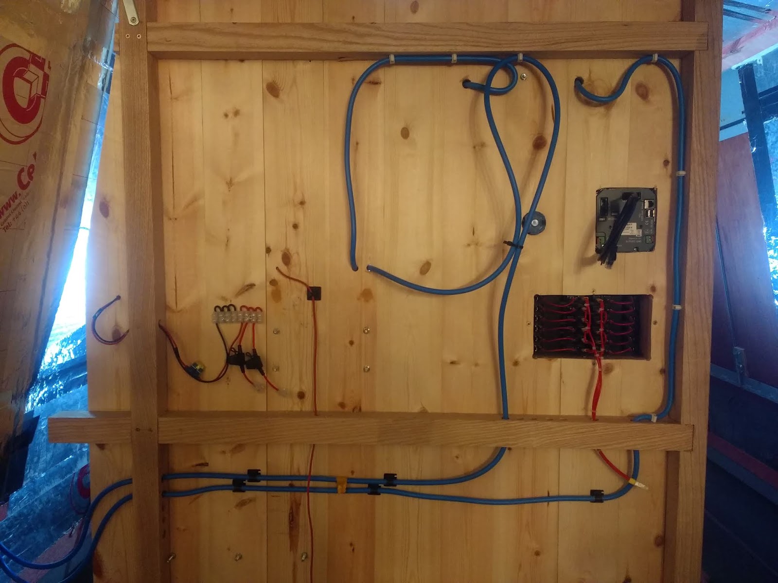 Narrowboat Calbourne: Engine room bulkhead and electrics