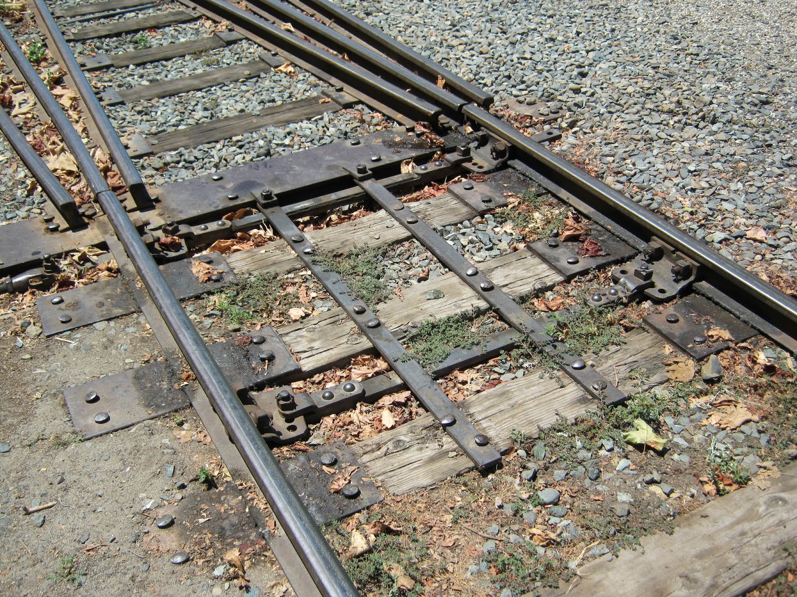 The Model Railroader's Notebook: Three Way Stub Switch or Turnout ...