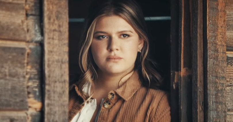 Yebba gives Tarantino and James Bond tease in her song "Boomerang"