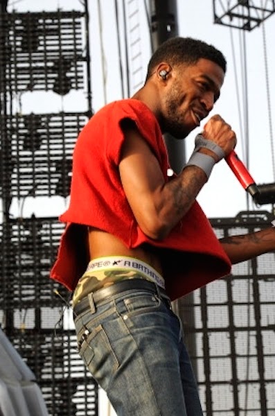 Celeb Saggers: Kid Cudi Sagging Camo Boxers