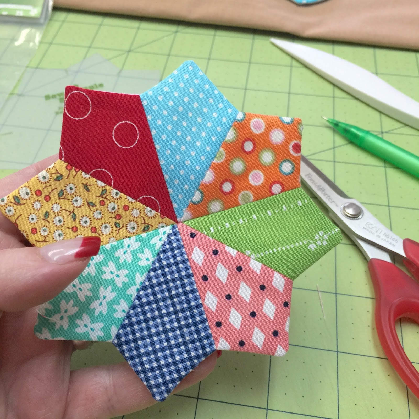 Bee In My Bonnet Sew Simple Shapes More Easy Patchwork Flowers Bee In My Bonnet Sew Simple Shapes More Easy Patchwork Flowers