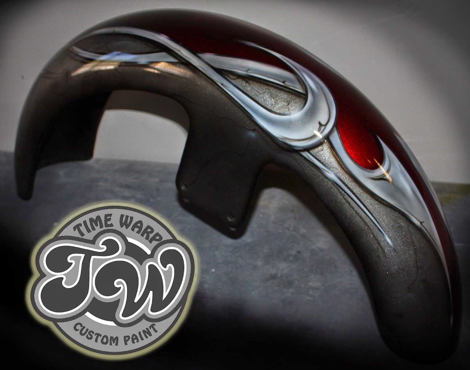 Online Motorcycle Paint Shop: Candy Apple Red / Silver with blade graphic