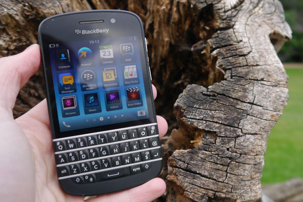 Ternyata Ini 4 Daya Tarik Handphone Blackberry Q10! | Your Favorite ...