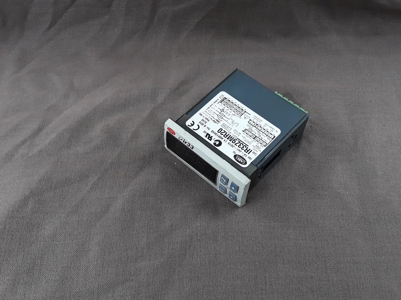 CAREL IR33 PANEL MOUNT PID TEMPERATURE CONTROLLER IR33Z9MR20