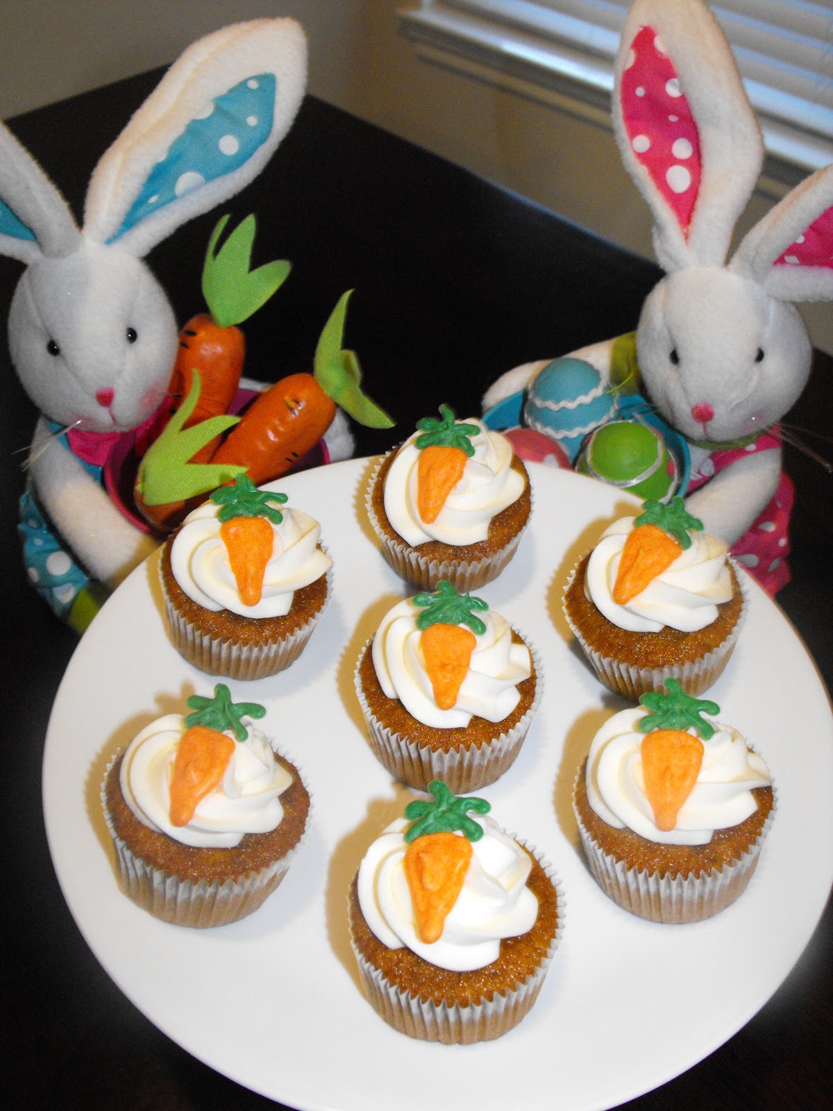 AJ's Cupcakes: April 2011