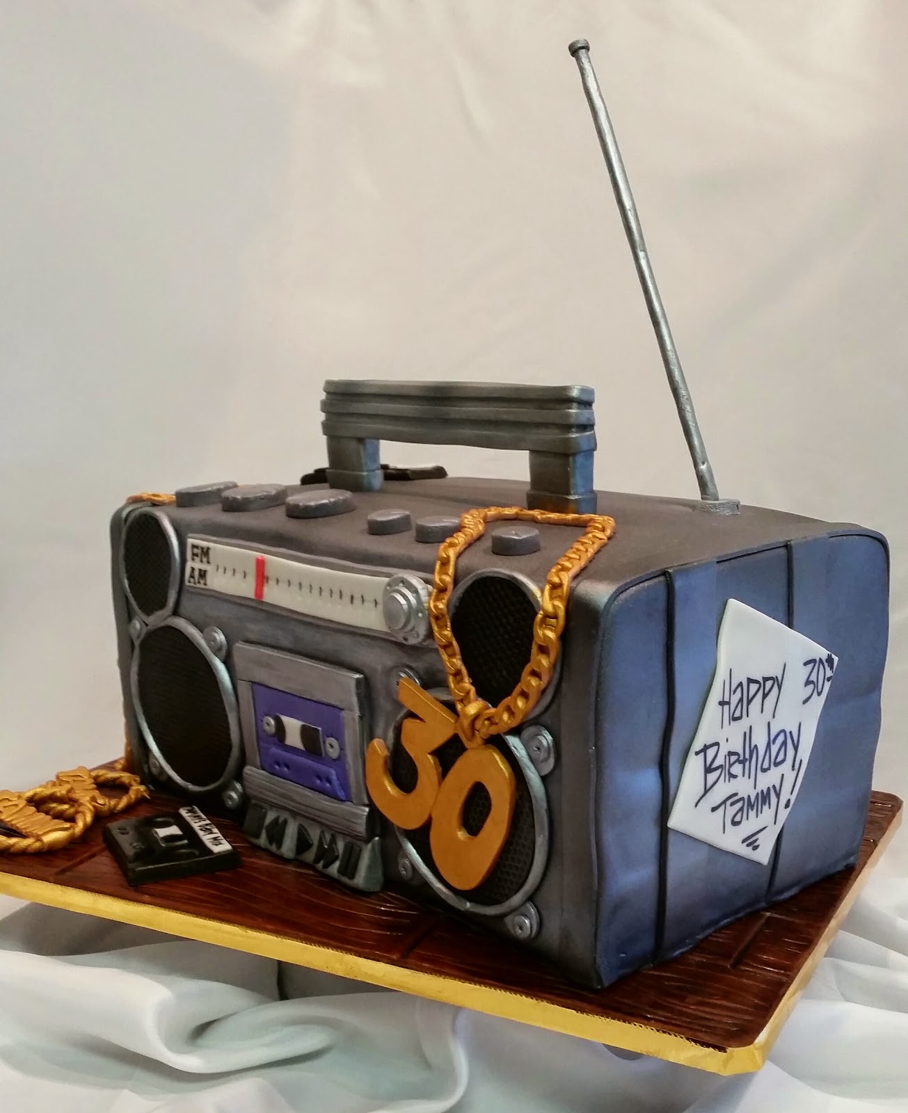 MyMoniCakes: Boom box cake with gold chain & hoop earrings