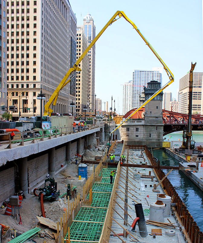 ArchitectureChicago PLUS: The Construction of Chicago's New Riverwalk ...