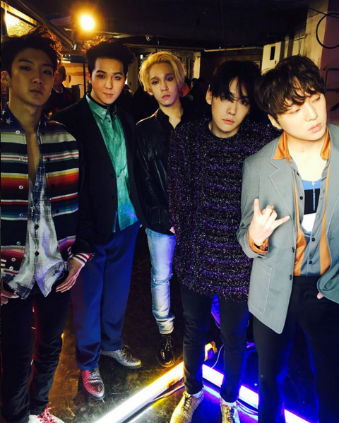 W KOREA Updates Instagram a pic of WINNER BTS 2016 Feb - WINNER UPDATES