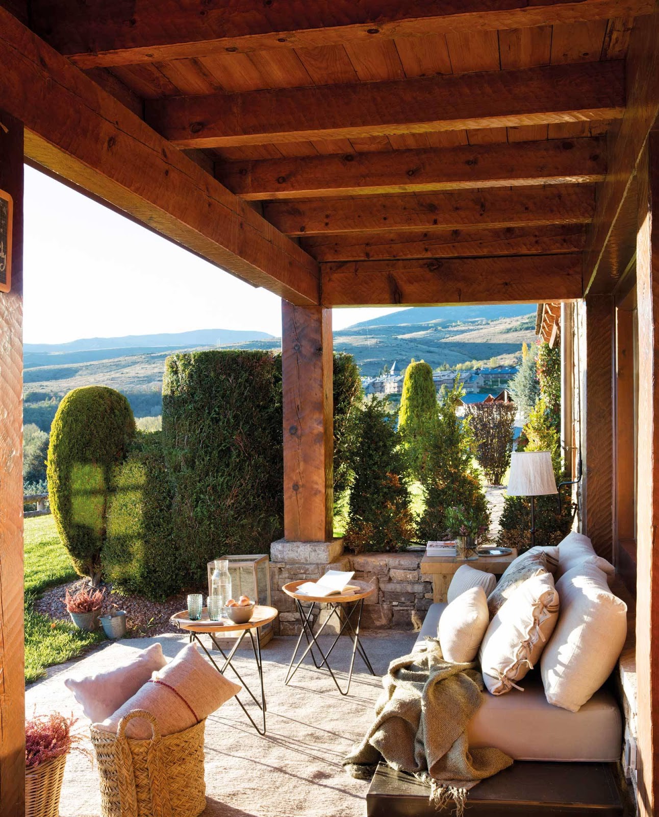 Depósito Santa Mariah: Inspiração Rústica Para Varandas, Pátios...