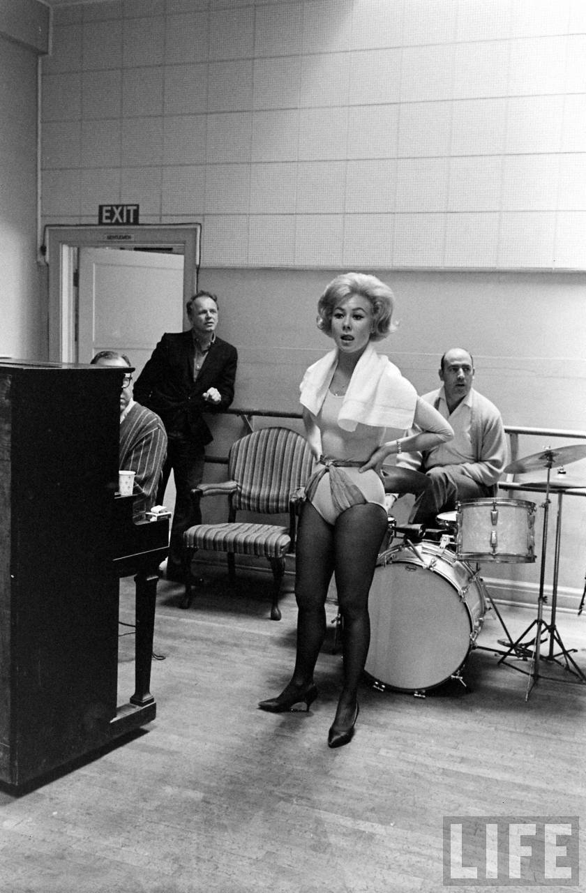 Time Machine to the Twenties: Marvelous Mover Mitzi