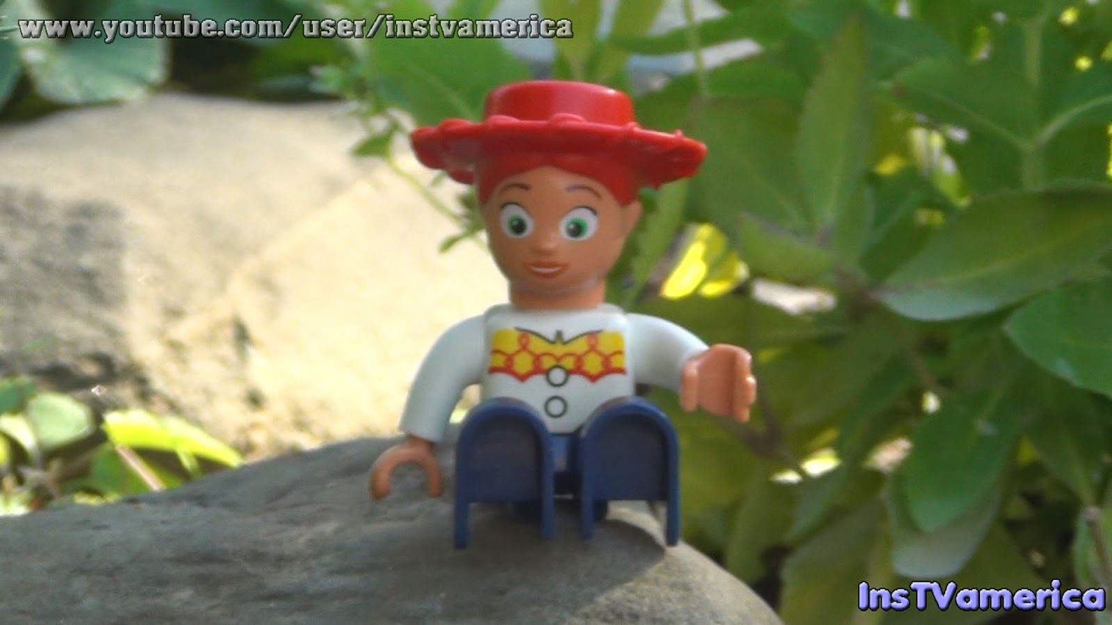 InsTVamerica: Toy Story Bullseye and Jessie LEGO Figures