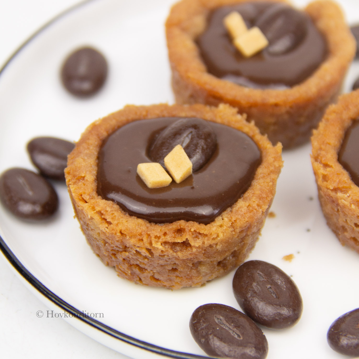 Chocolate-Espresso filled Cookie Cups