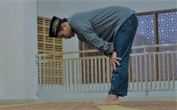 Tata Cara dan Bacaan Ruku’ Lengkap Arab Latin dan Artinya