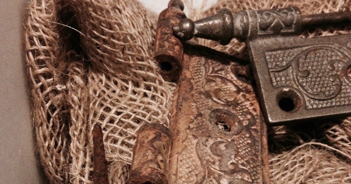 The Gathering Nest: Burlap & Rust