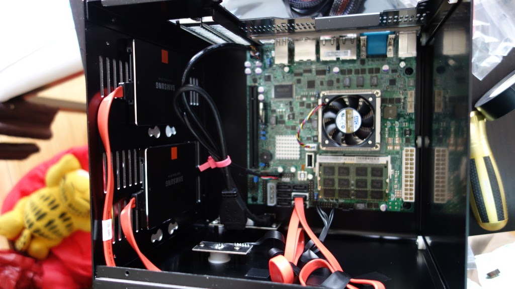 Server (computing) - Dedicated Server Box - Box Information Center