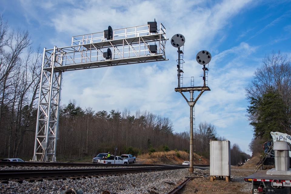 Industrial History: B&O's Colored Positional Lights for Signalling