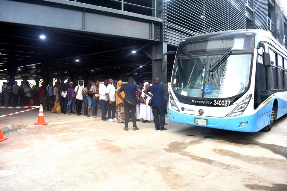 New Lagos BRT Buses Begin Operations At The New Oshodi Bus Terminus ...