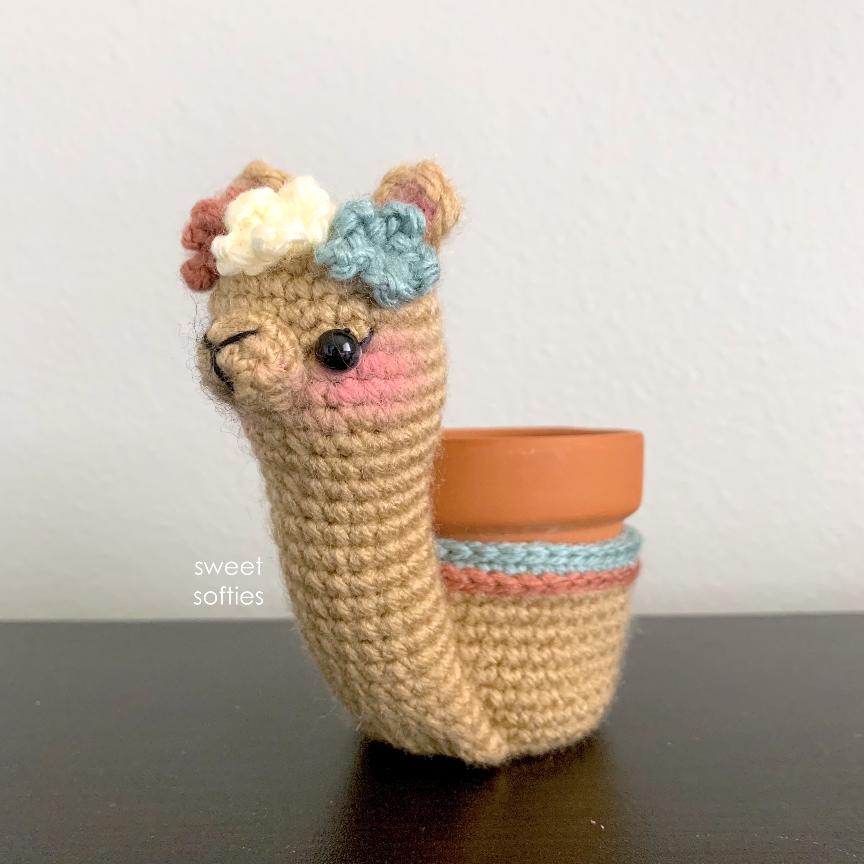 Alpaca Planter (Free Amigurumi Crochet Pattern) - Sweet Softies ...