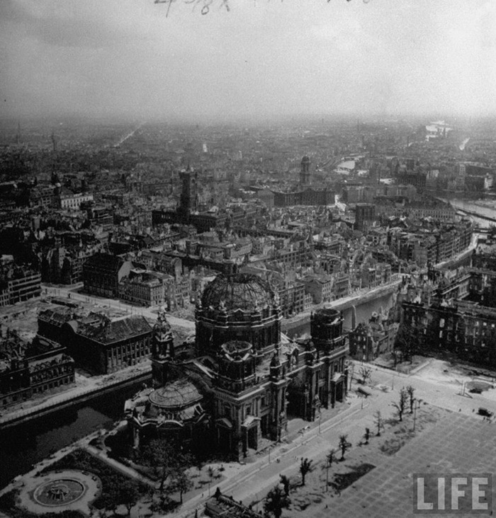 Old Photos of Berlin After World War II ~ Vintage Everyday