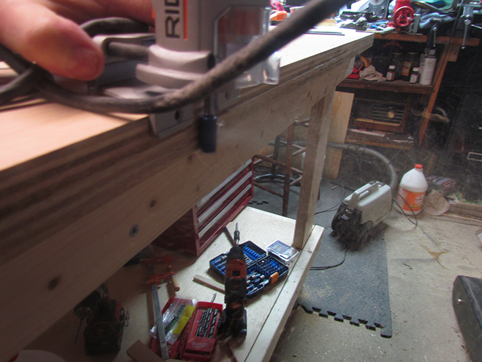 Simple, Basic DIY Workbench Crawls Backward (When Alarmed)