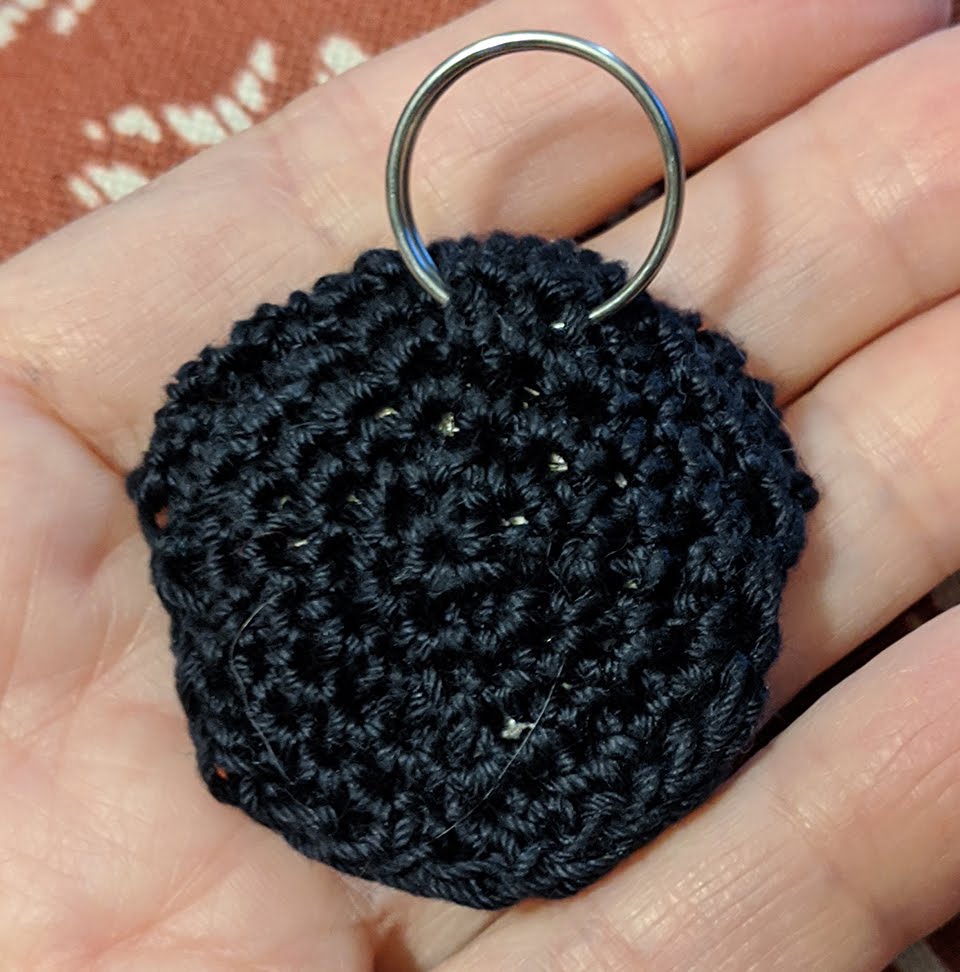 Crochet by Retrofresh: Minimalist Keychain Quarter Pouch