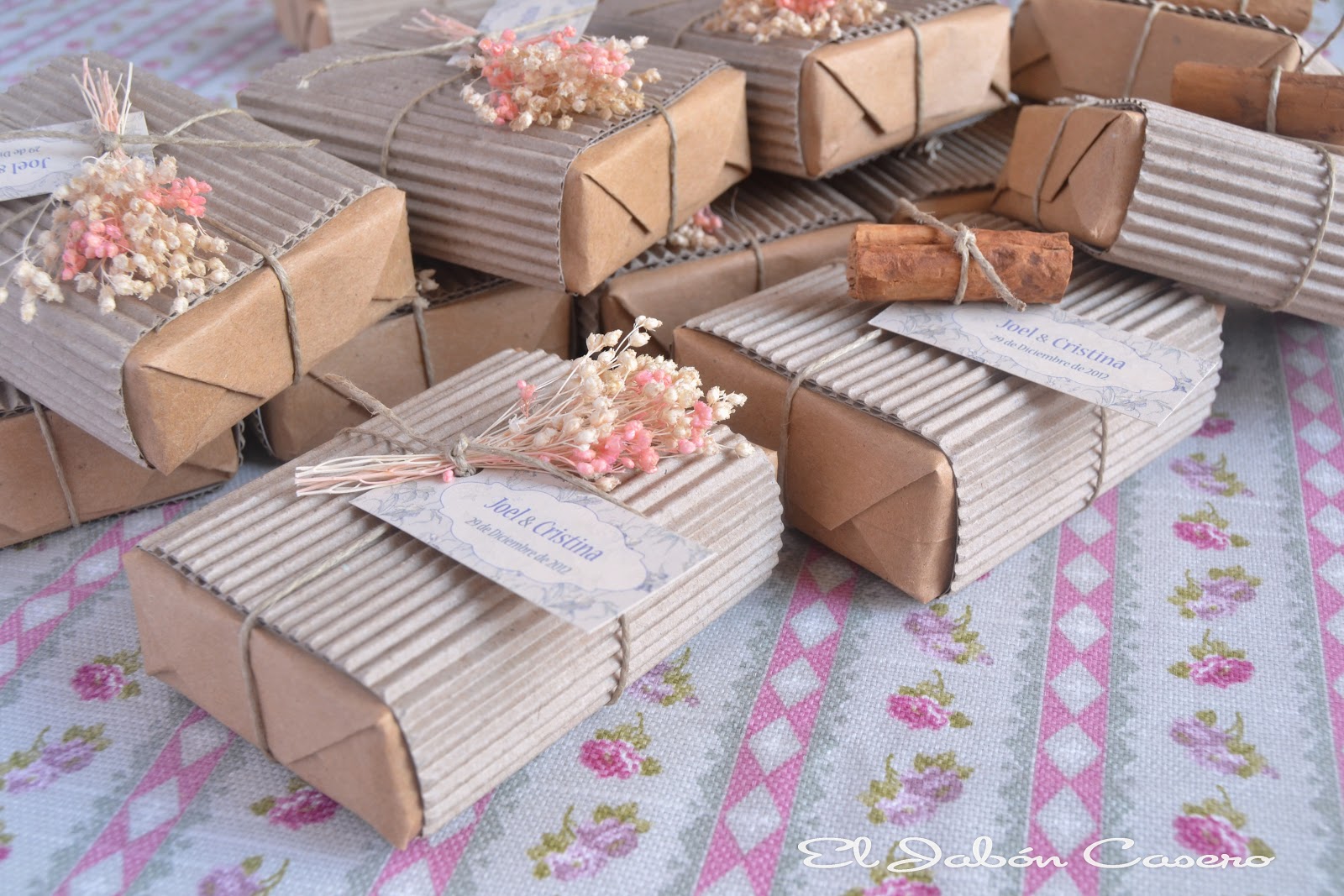 Detalles de boda para ellas y ellos. Jabones y bálsamos. Detalles de boda para ellas y ellos. Jabones y bálsamos.